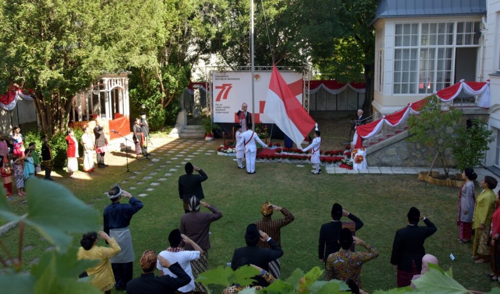 Tiga Generasi WNI di Austria dan Slovenia Rayakan HUT RI ke-77 – Warta ...